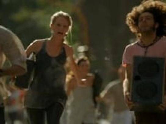 MTC: Hugs • Ads of the World™ | Part of The Clio Network