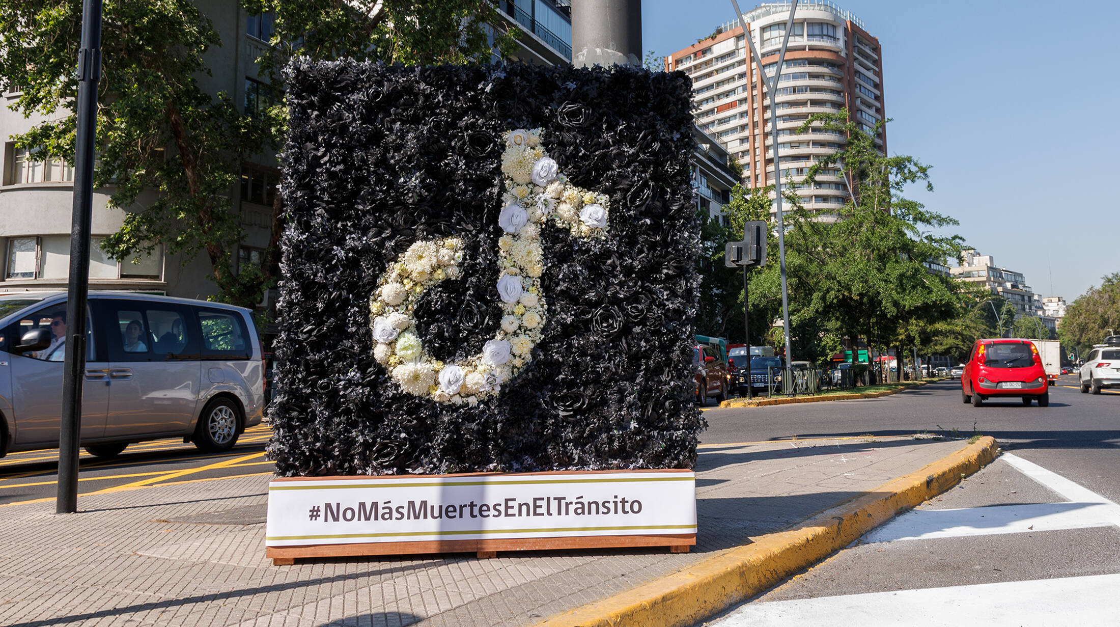 Gobierno de Chile: Social Wreaths • Ads of the World™ | Part of The Clio Network