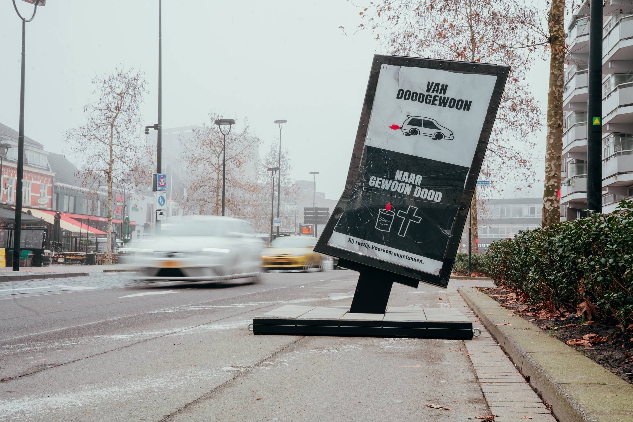 Dutch Police: The Crashed Billboard • Ads of the World™ | Part of The ...